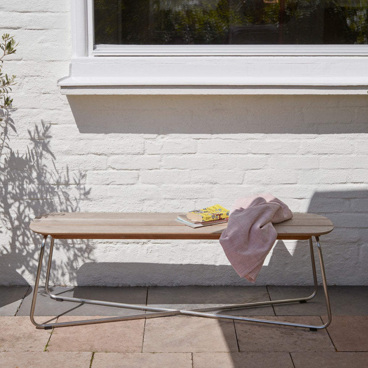 Lilium Bench – Cult - Design First
